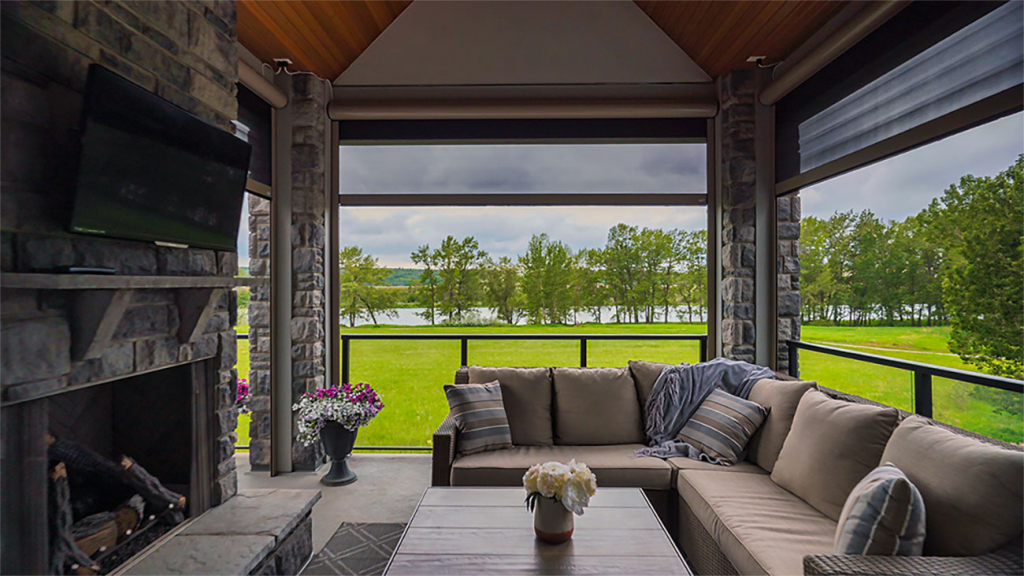 About Us - Screen Queen